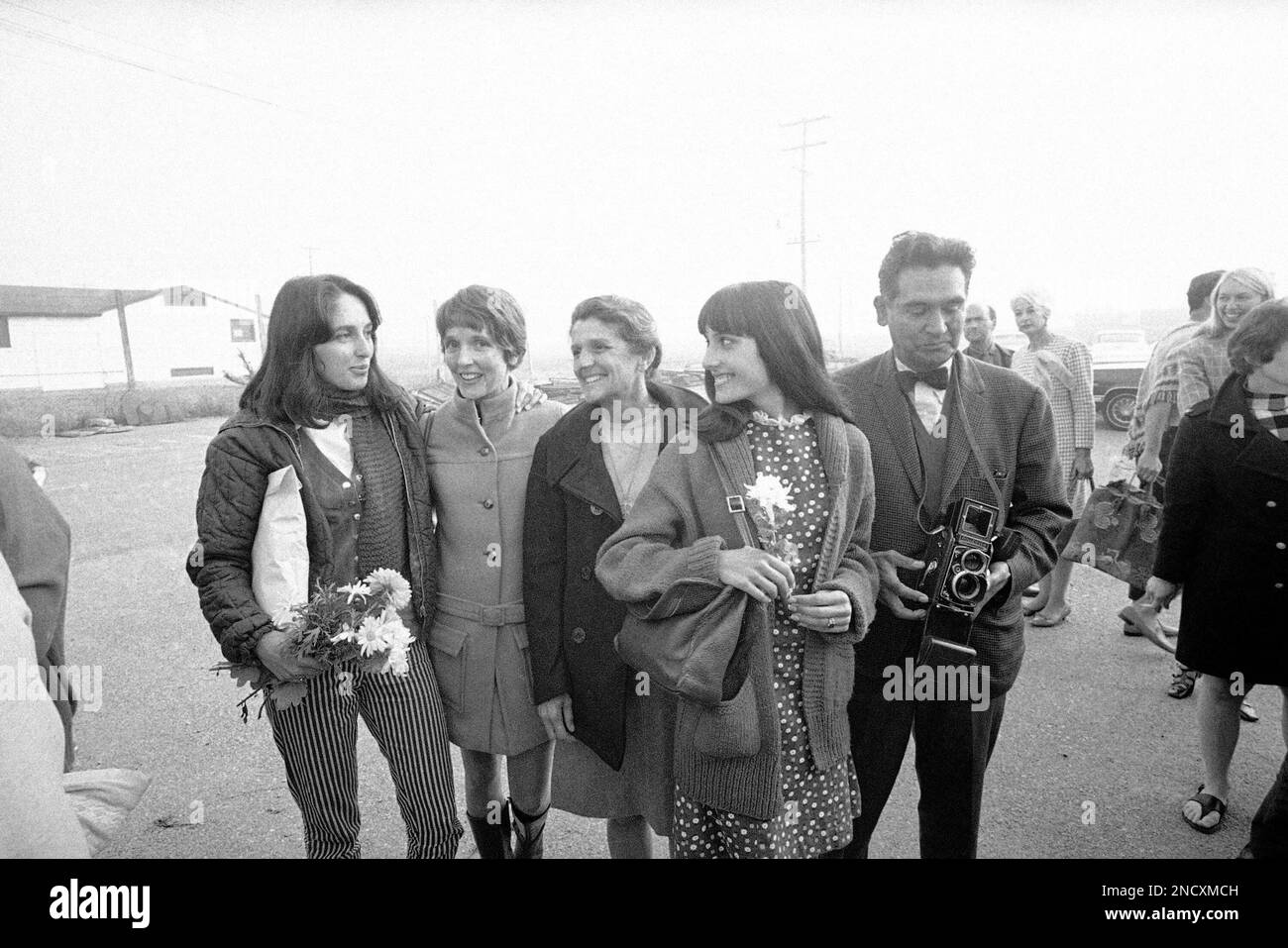 Joan Baez Sisters