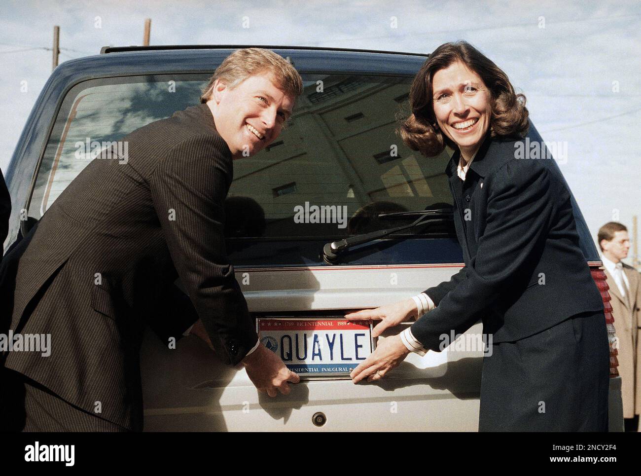 Vice President-elect Dan Quayle and his wife, Marilyn, visited ...