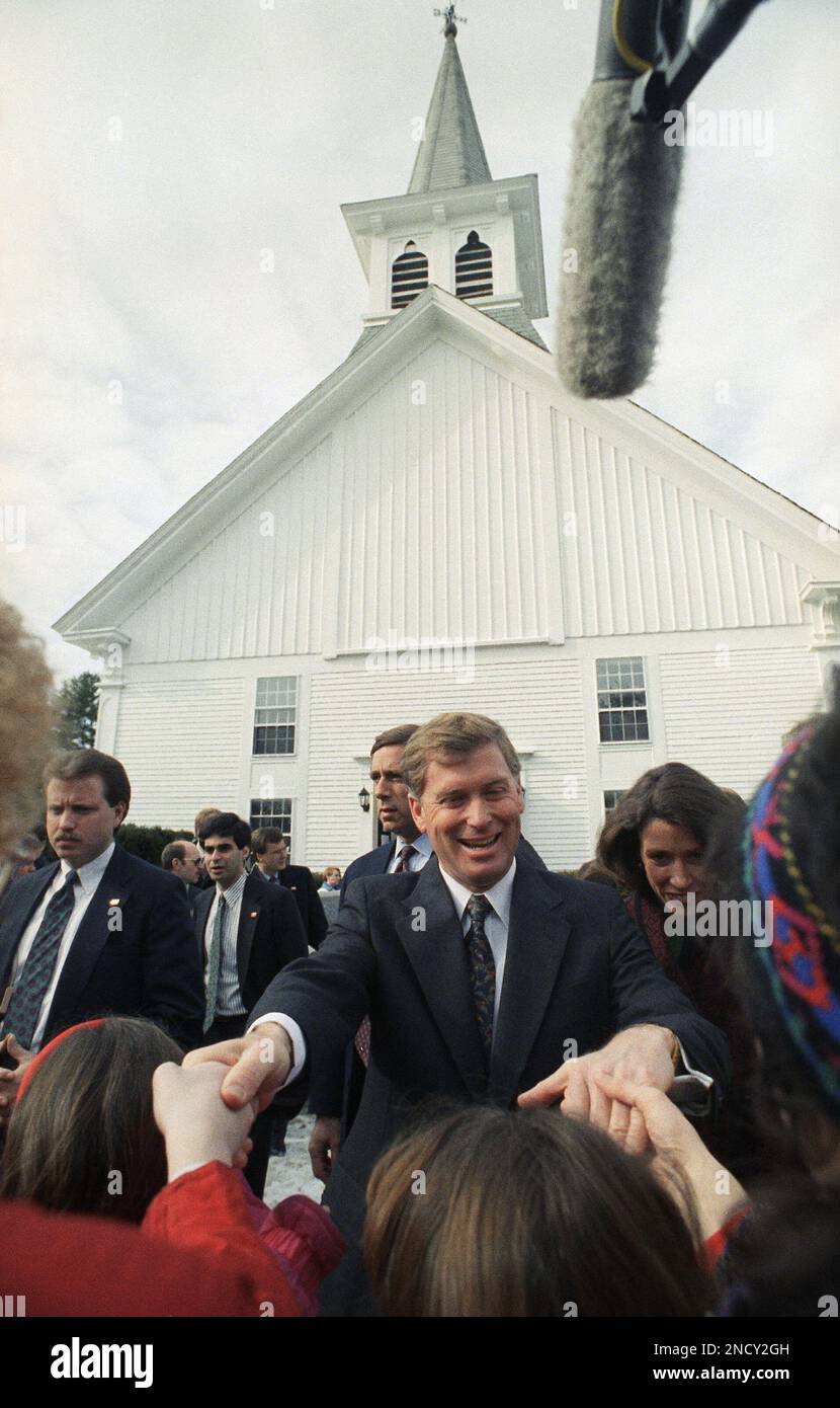 Vice President Dan Quayle and his wife Marilyn, right, greet school ...