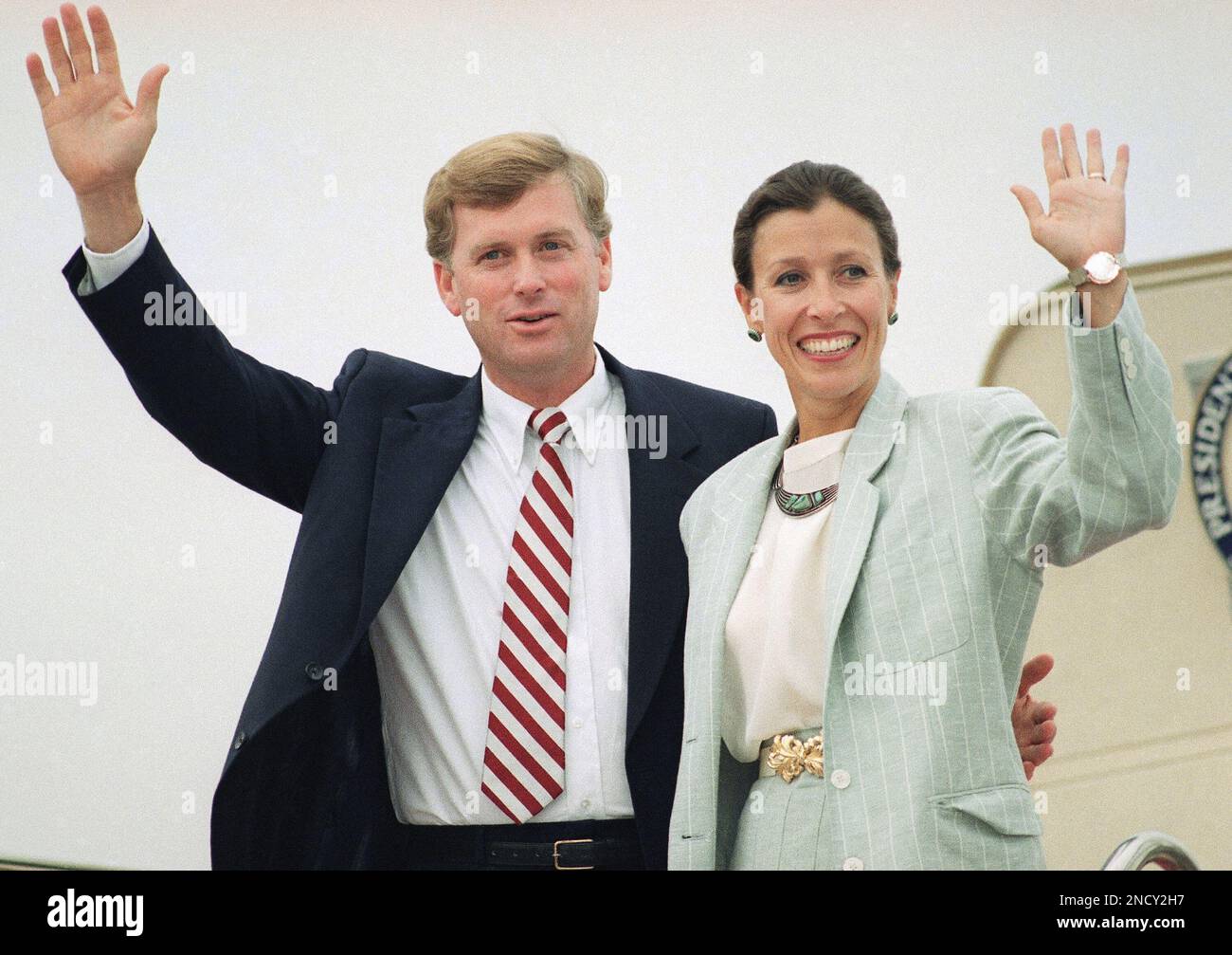 U.S. Vice President Dan Quayle and his wife, Marilyn, wave from the Air ...