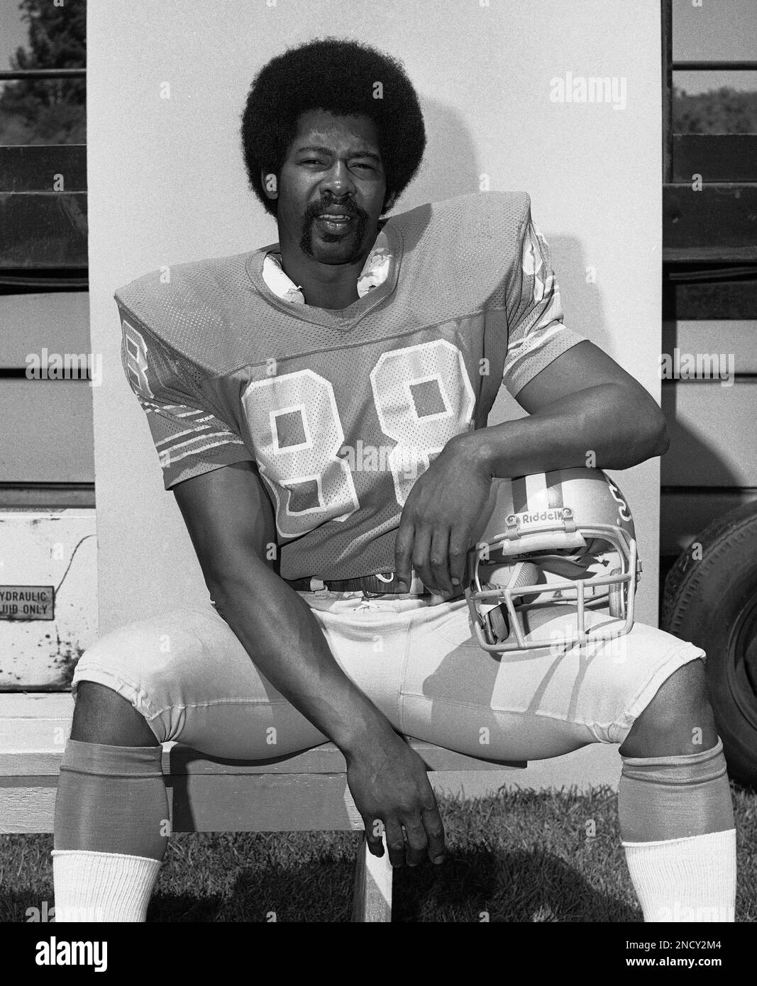 Charlie Sanders of Detroit Lions in 1977. (AP Photo/JCH Stock Photo - Alamy