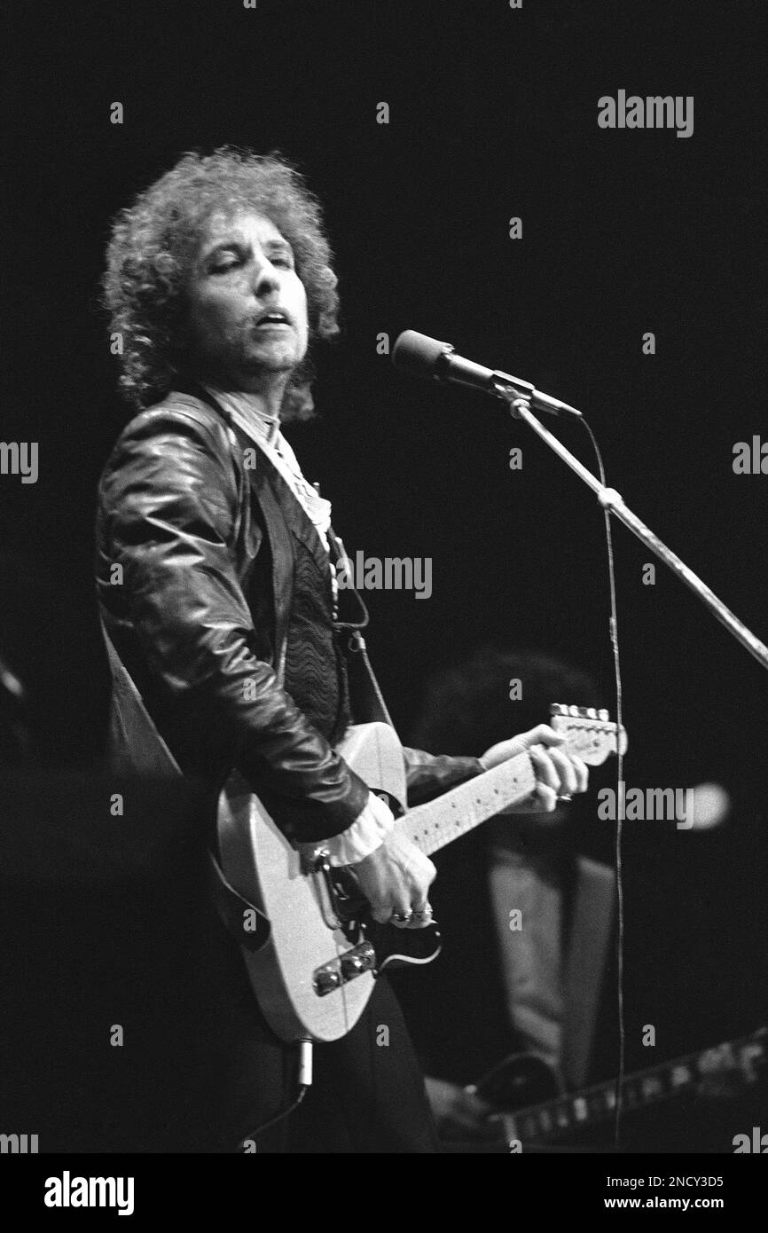 American Singer Bob Dylan during his tour through West Germany at the ...