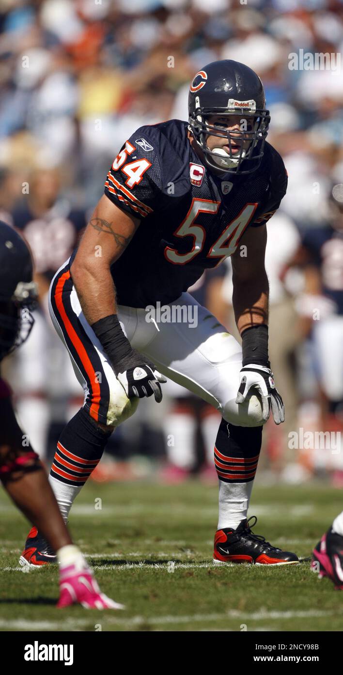 Chicago Bears linebacker Brian Urlacher (54) lines up for a play ...