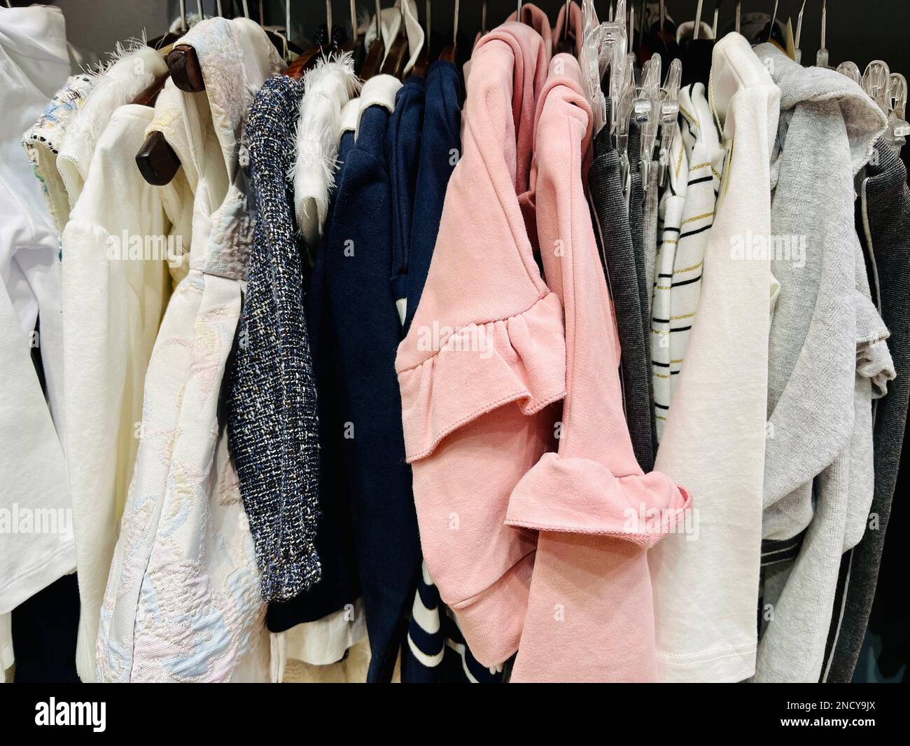 Clothing crowded clothes hi-res stock photography and images - Alamy