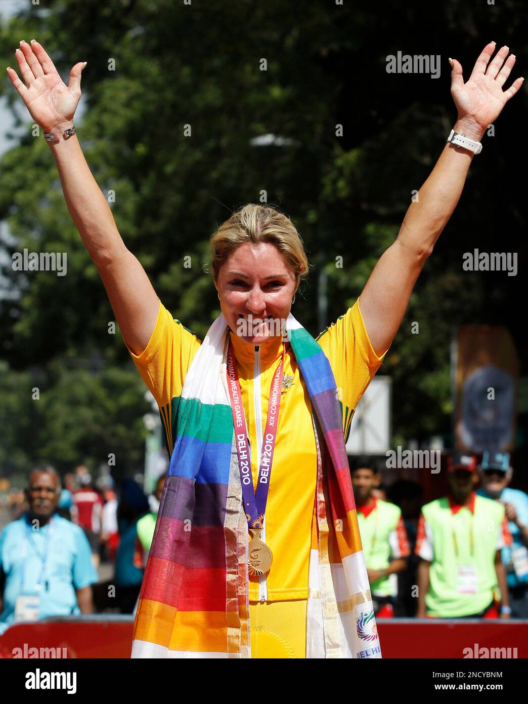 Australia's Rochelle Gilmore celebrates after winning gold in the women ...