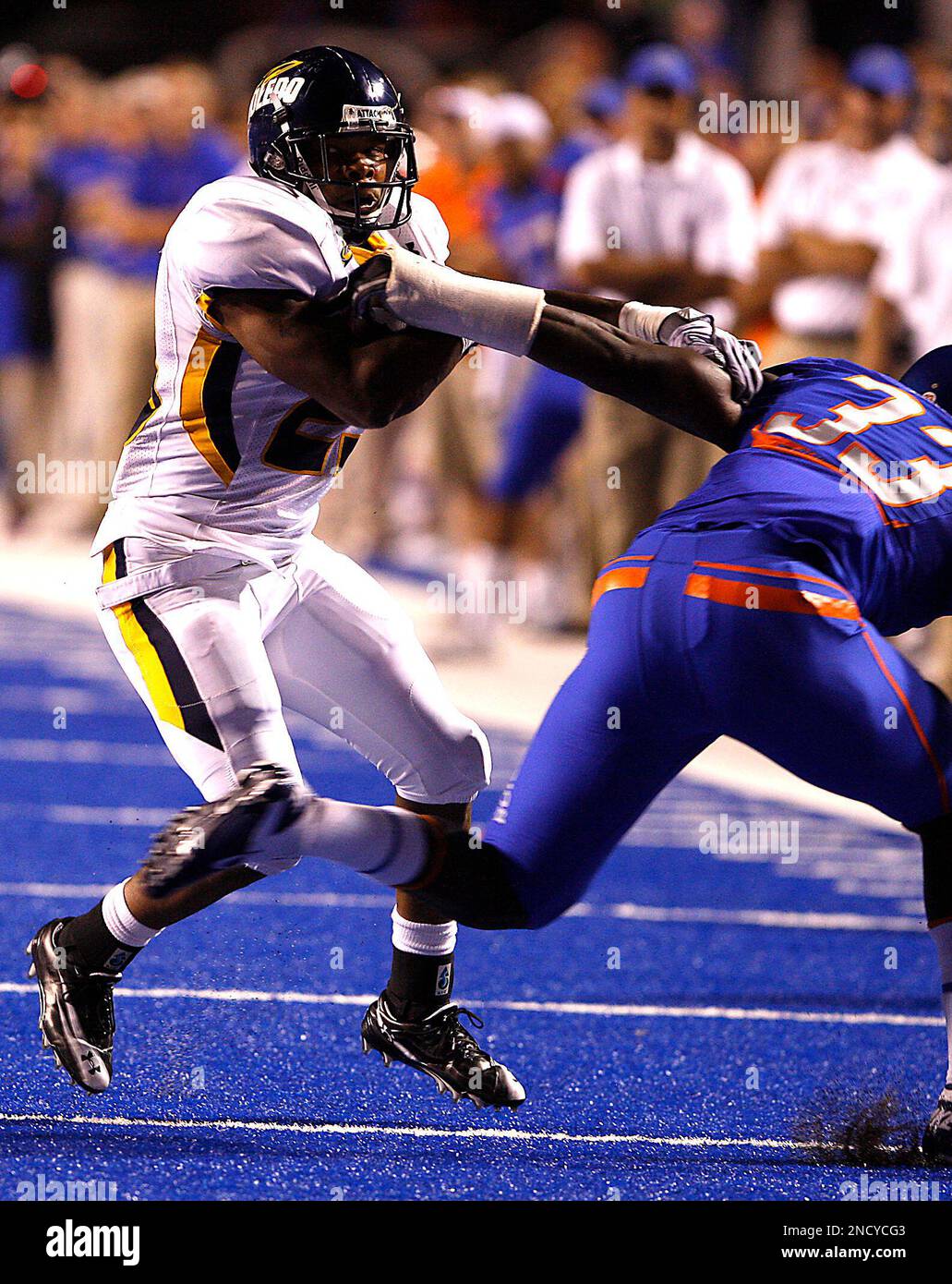Toledo's Morgan Williams (23) rushes for a first down against Boise ...