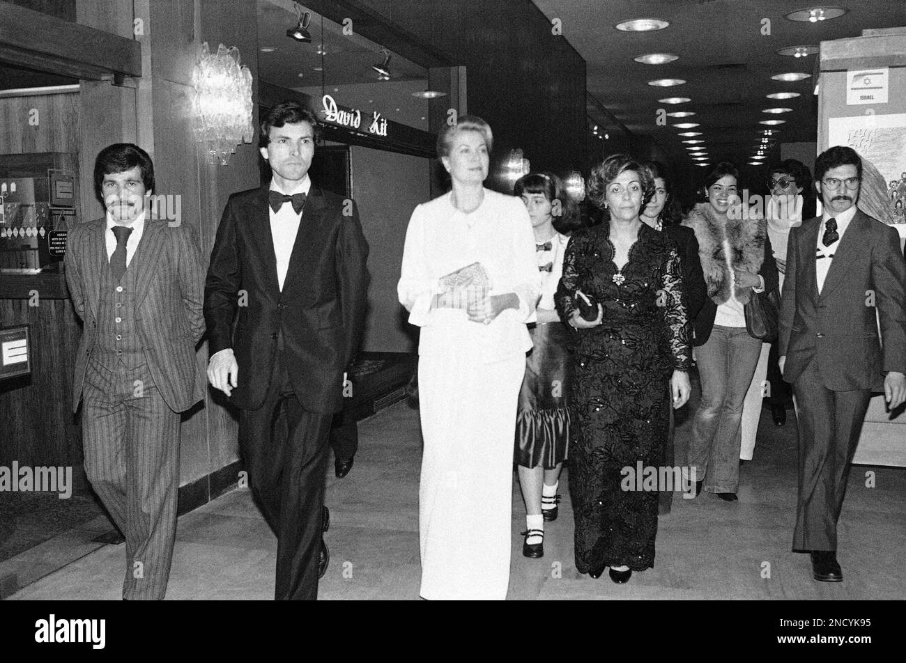 Princess Grace of Monaco at the charity gala dinner in Estoril, Lisbon ...