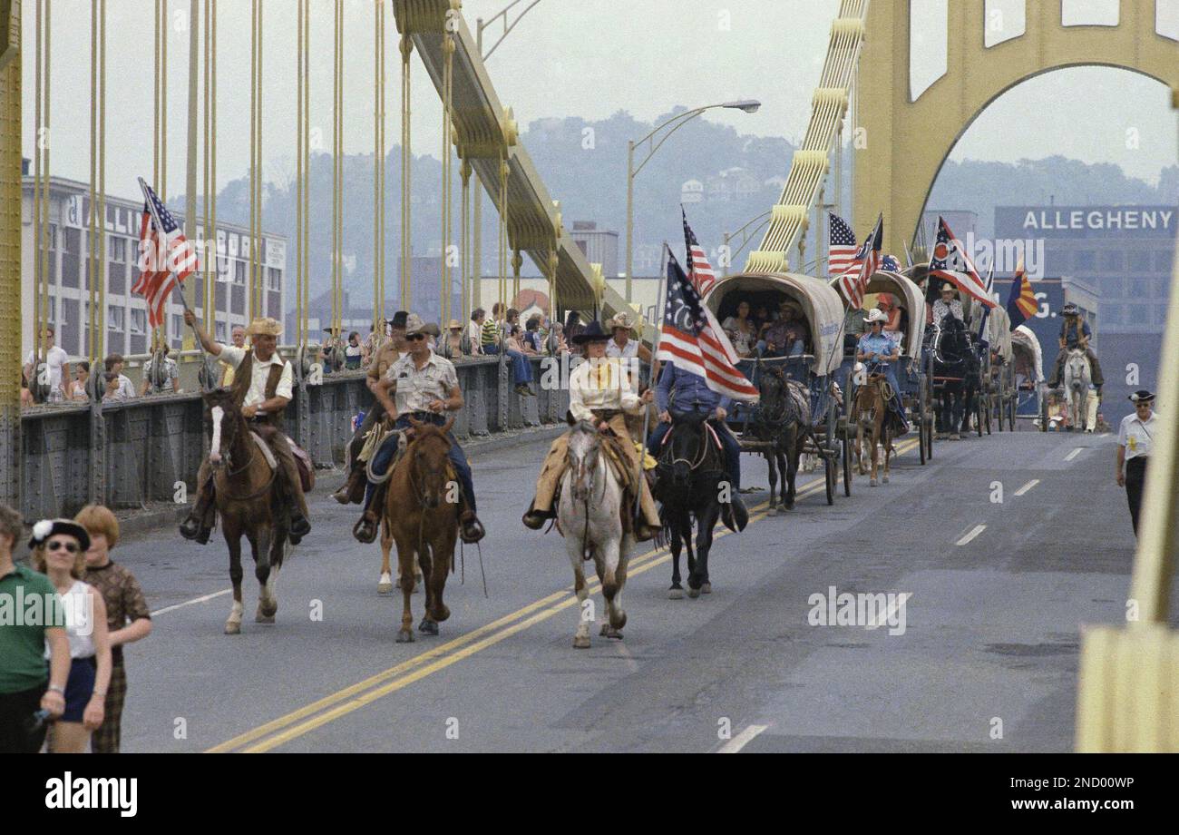 The Bicentennial Wagon Train crosses the Allegheny River in downtown ...