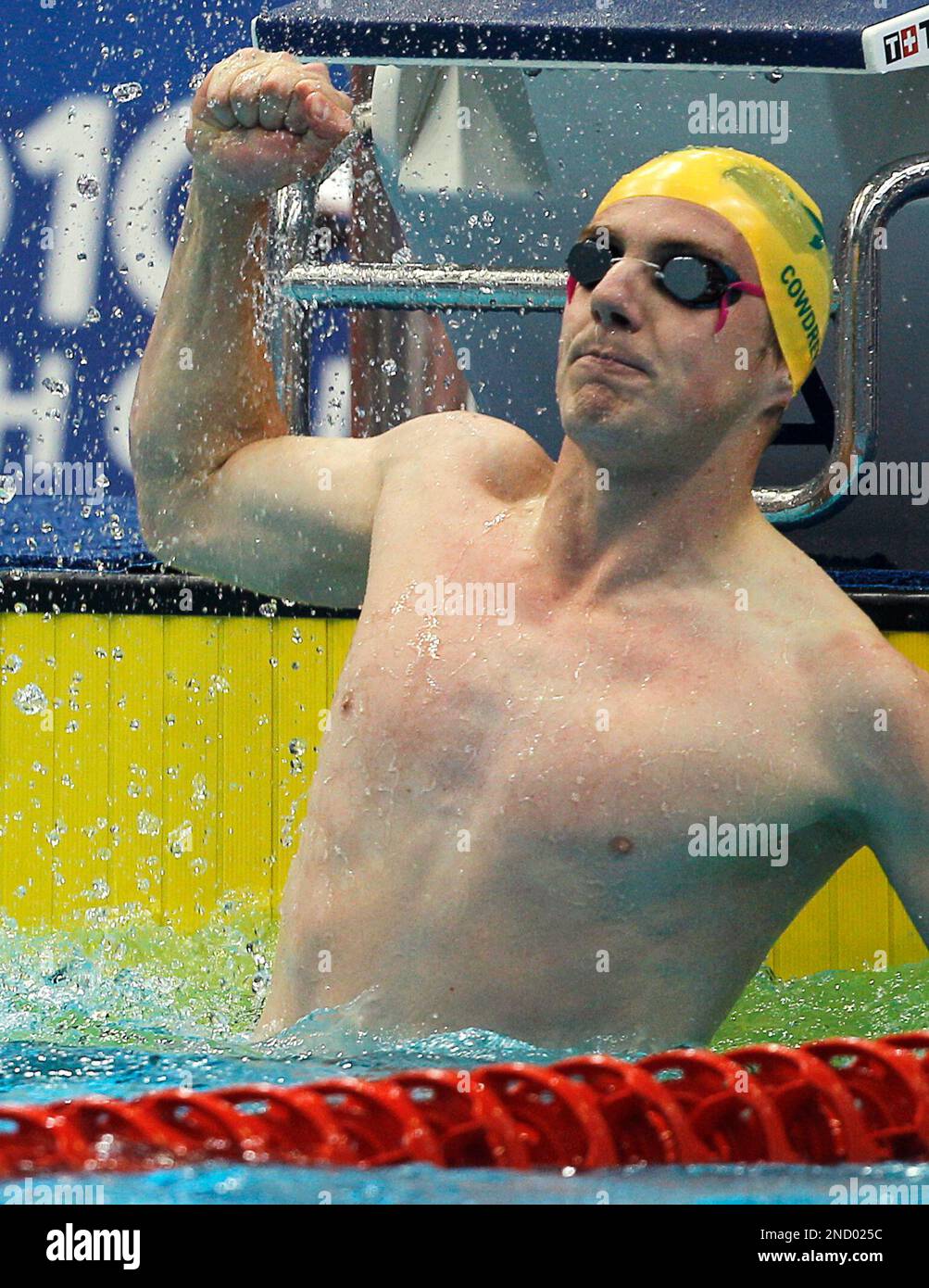 Australia's Matthew Cowdrey celebrates his gold medal and new world ...