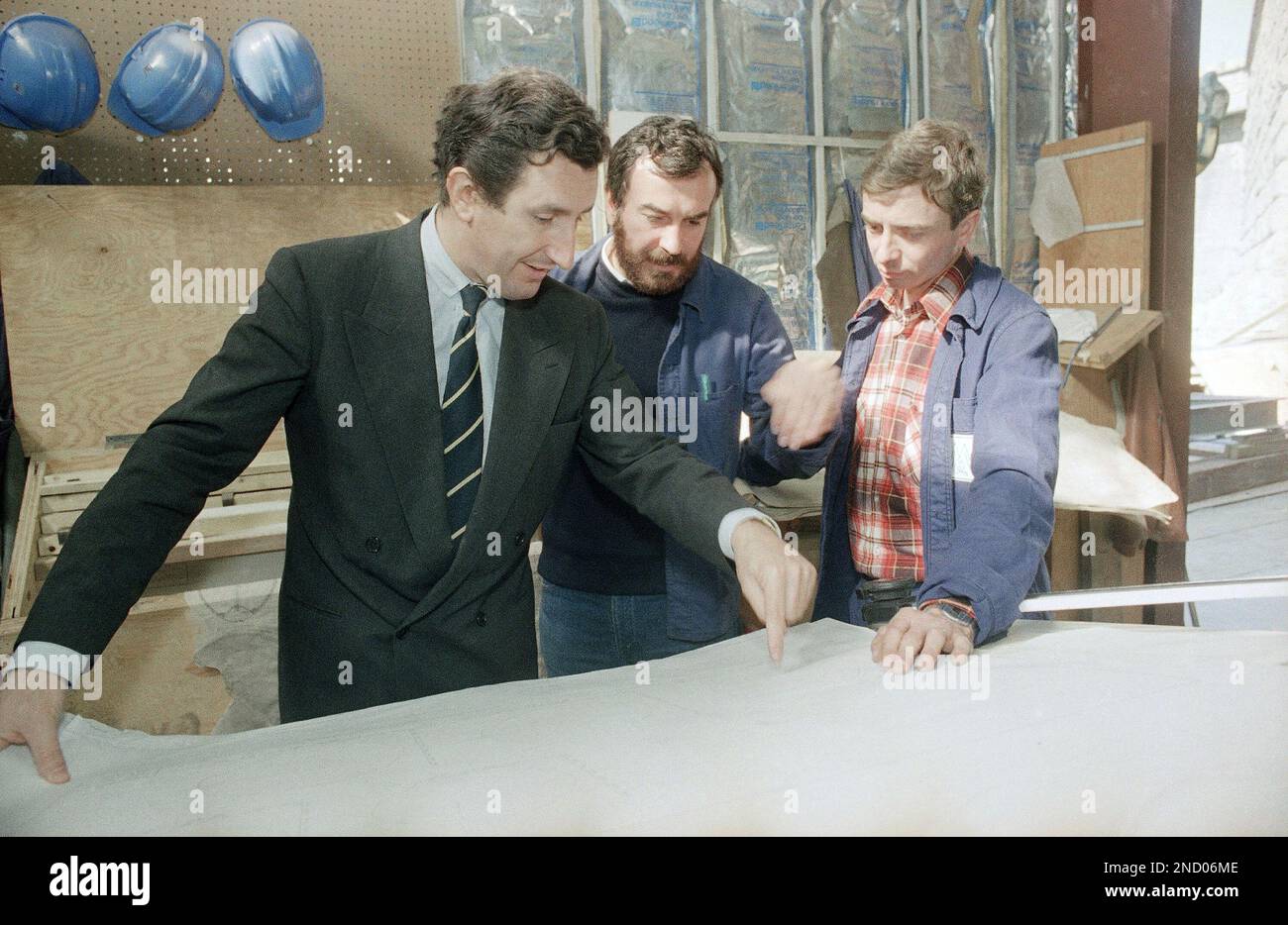 Robert Gohard and son Fabrice of Dorure Restauration d'Ancien in Paris ...