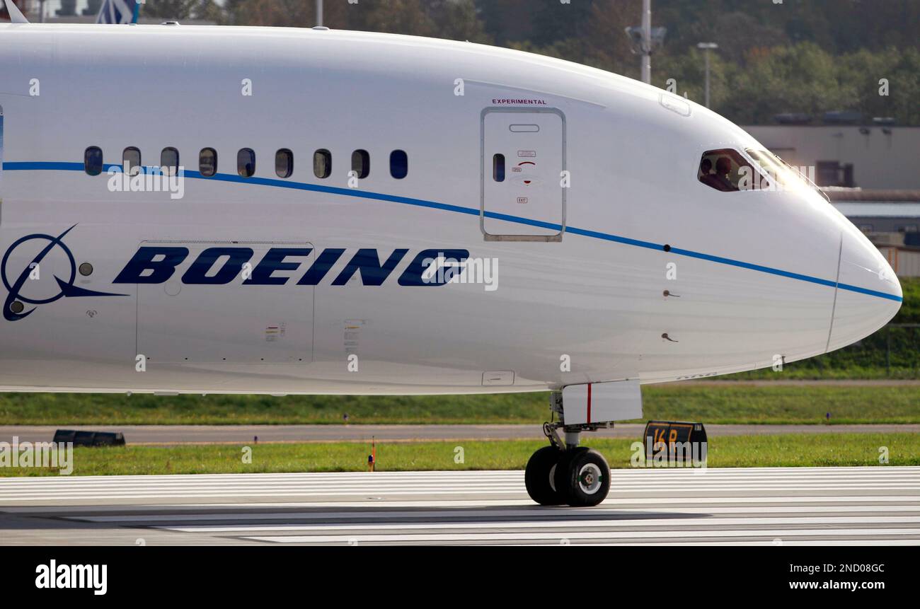 The sixth Boeing 787 test plane moves into position for take off on its ...