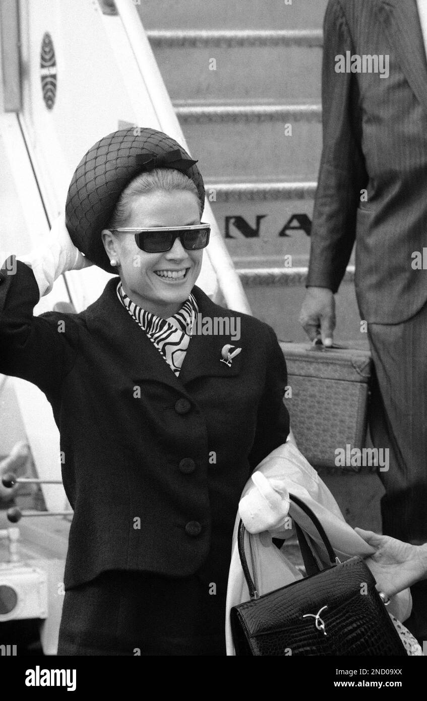Grace Kelly In Coffin Funeral Hearse Of Grace Kelly Princess Of Monaco