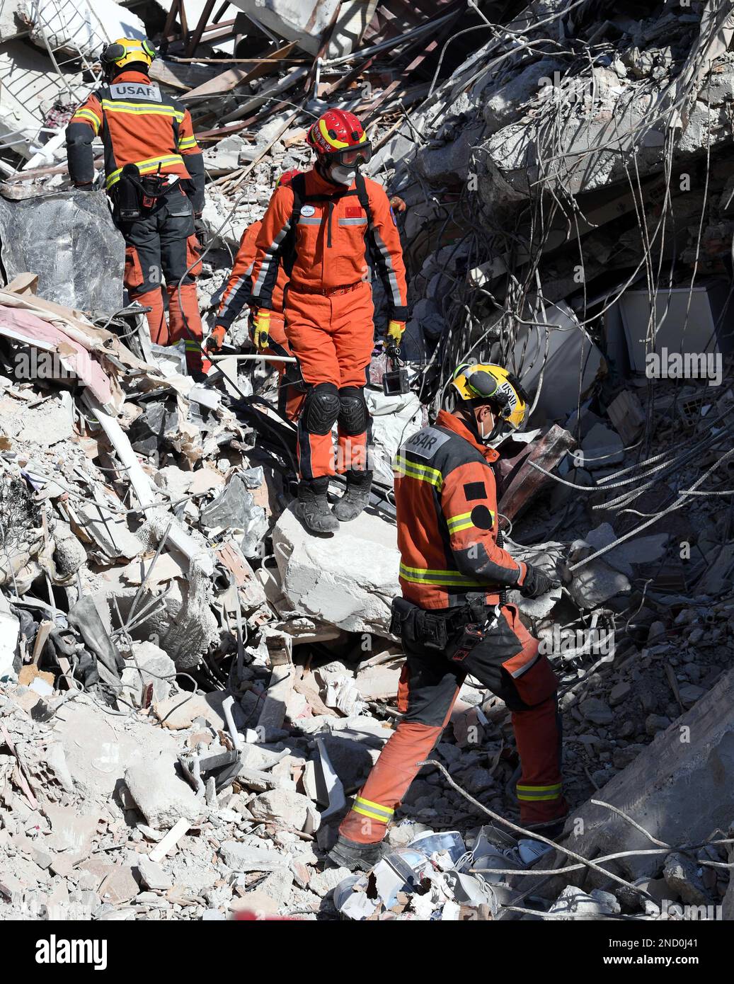 Antakya, T¨¹rkiye. 14th Feb, 2023. A joint rescue group encompassing ...