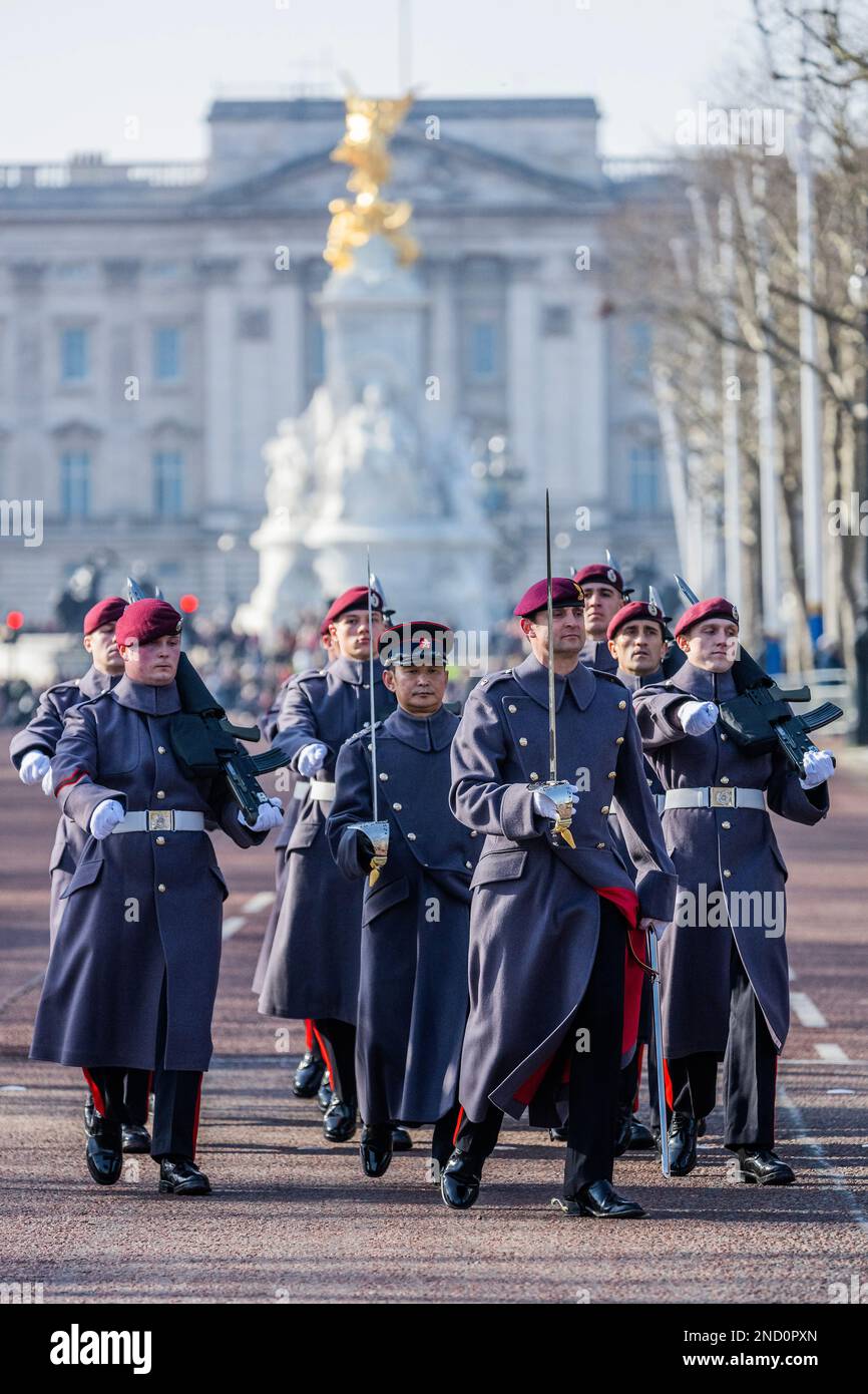 London, UK. 15th Feb, 2023. Changing of The King's Guard - 23 Parachute ...