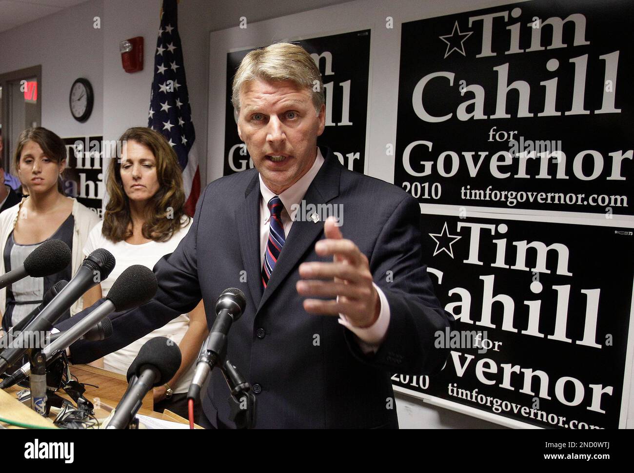 Independent Timothy Cahill announces he is staying in the Massachusetts ...