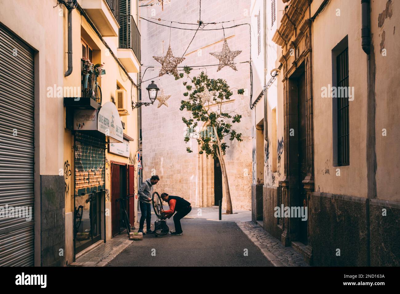 City break palma people hi-res stock photography and images - Alamy