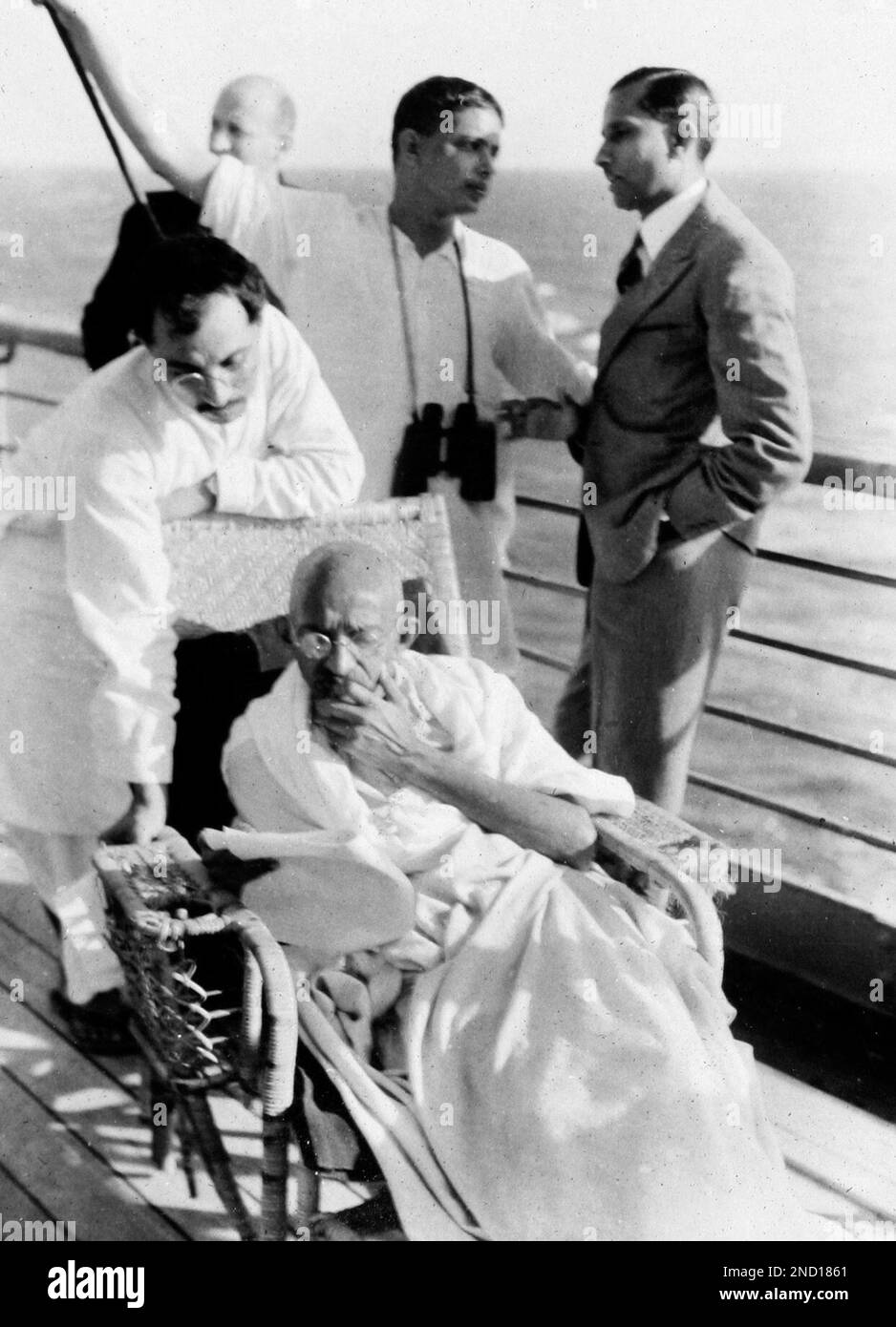Mahatma Gandhi with secretary Pyarelal Nayar (left) and son Devdas ...