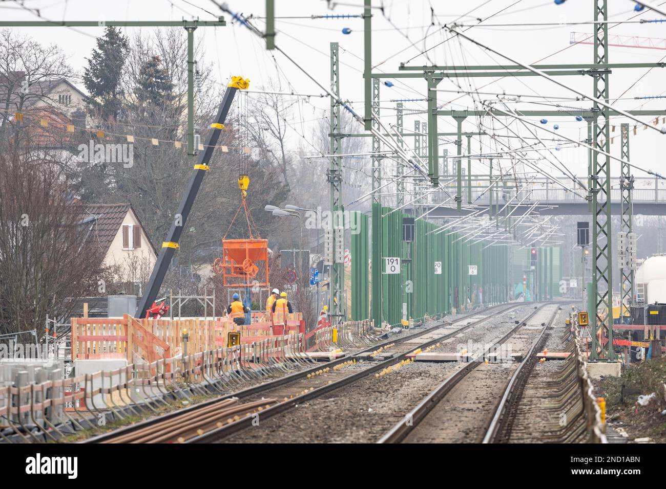 15 February 2023, Hesse, Frankfurt/Main: View of the S-Bahn line S6 in ...