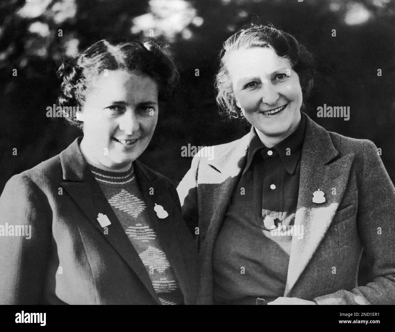 Mrs. Dorothy Clarke, left, and Mrs. Betty Jane Hepburn, ambulance ...