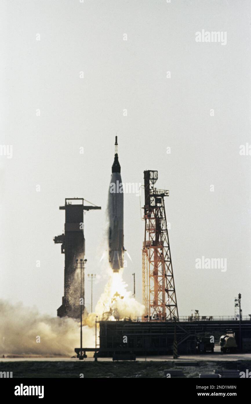 Space exploration technology taking off launch pad smoke hi-res stock ...