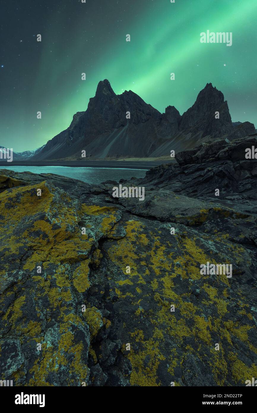 Beach snowy vestrahorn mountain hi-res stock photography and images - Alamy