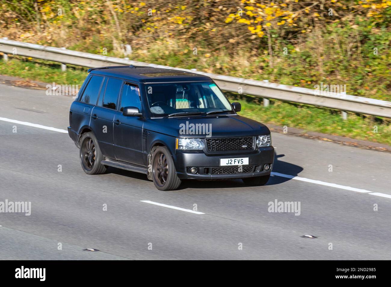 Land rover range rover vogue td6 aut hi-res stock photography and ...