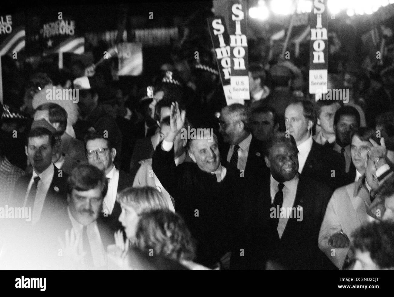Democratic presidential nominee Walter Mondale, second from right ...