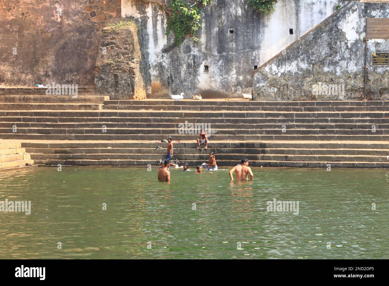Banganga rituals hi-res stock photography and images - Alamy