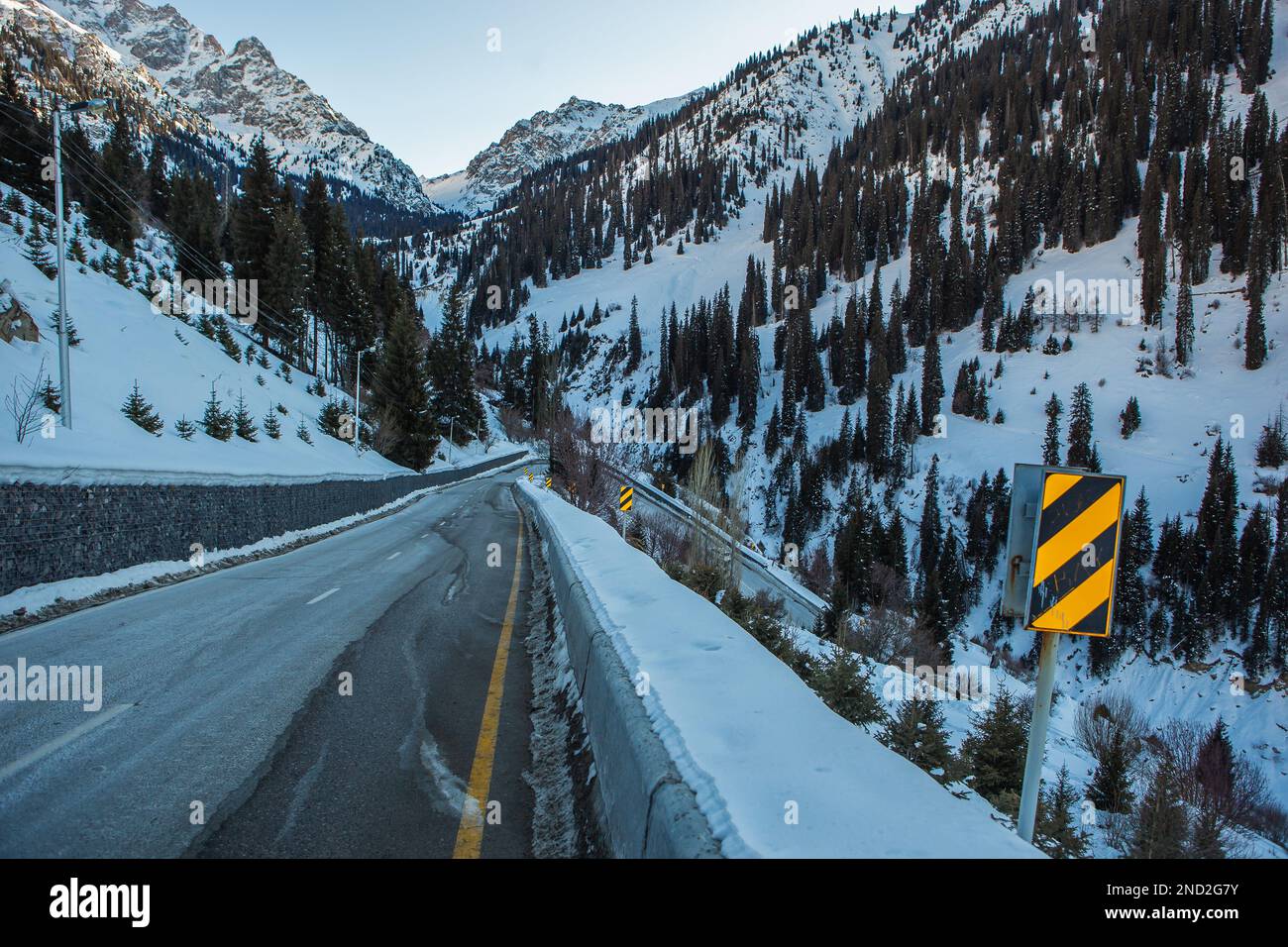 Ski triangle hi-res stock photography and images - Alamy