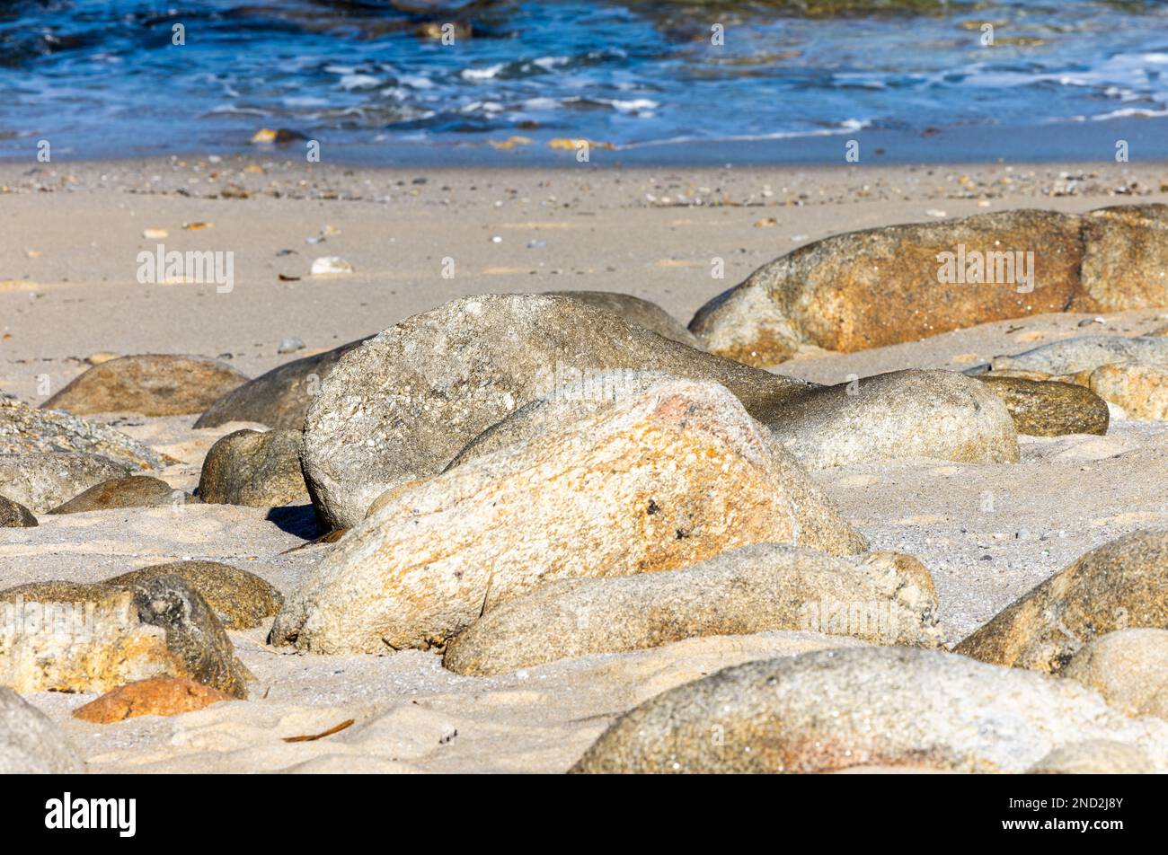 Cobbles on shingle beach hi-res stock photography and images - Alamy
