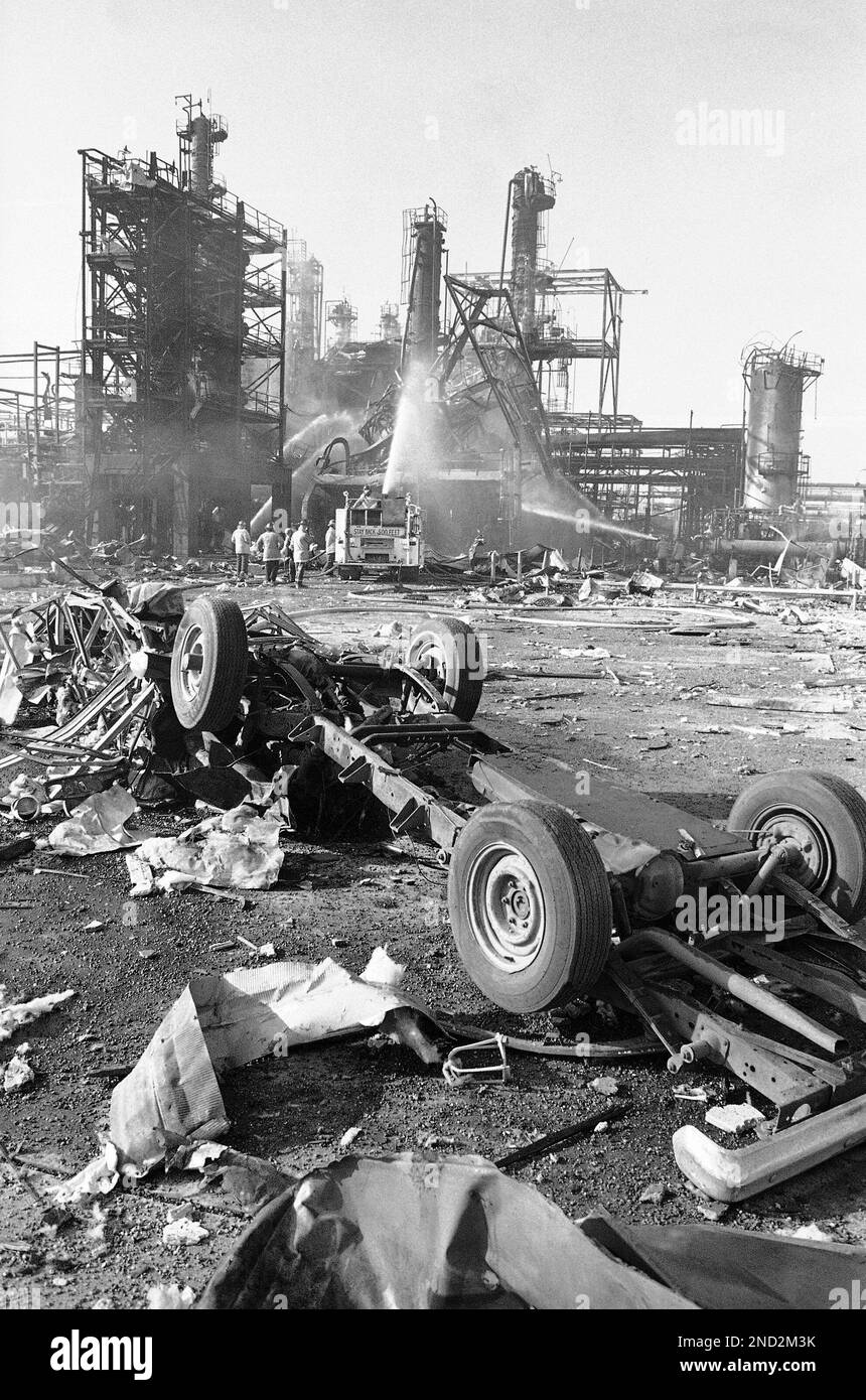 The Conoco Oil refinery after an explosion and fire which killed four ...