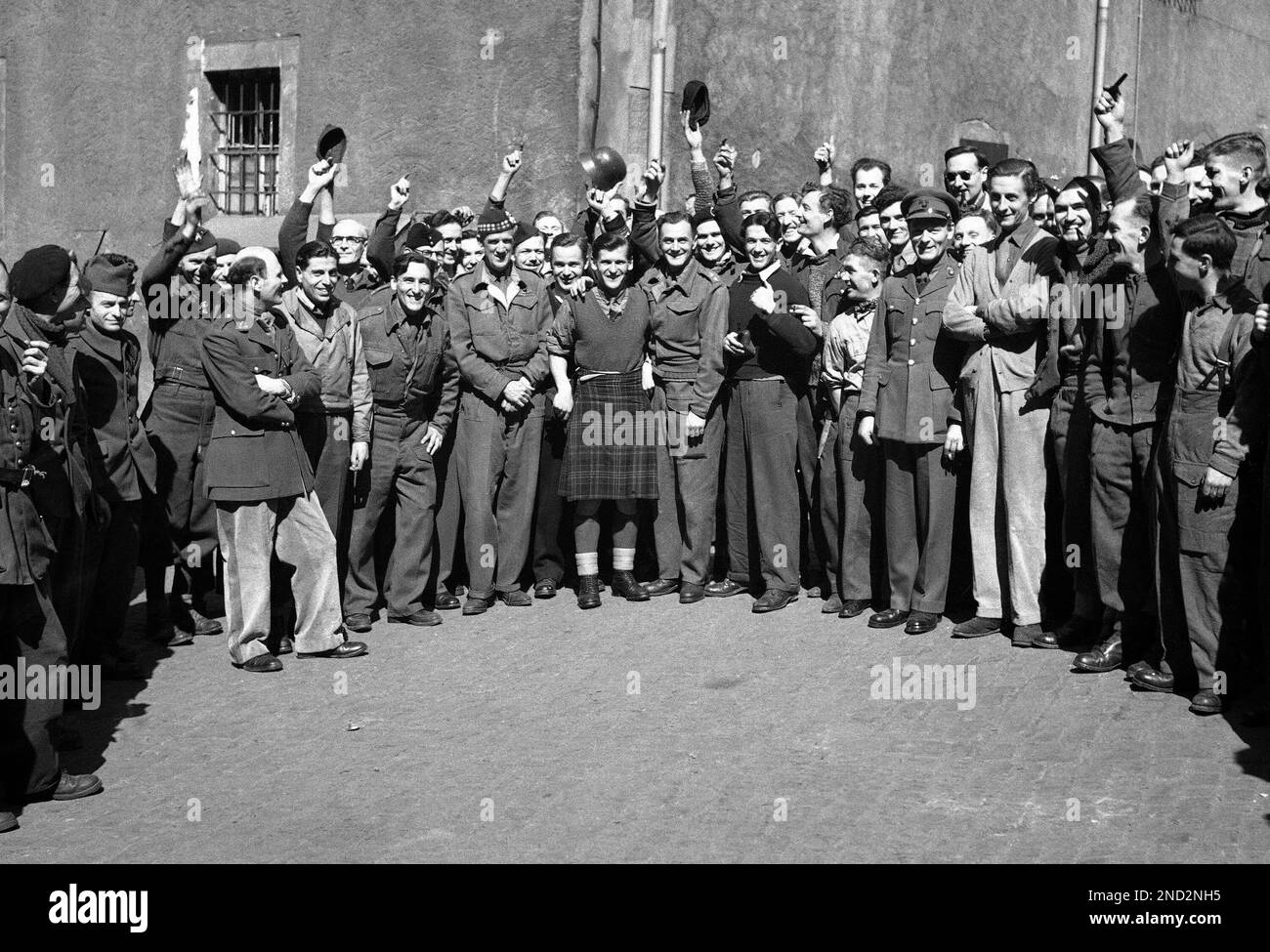 A group of British officers, freed from another prisoner of war camp ...