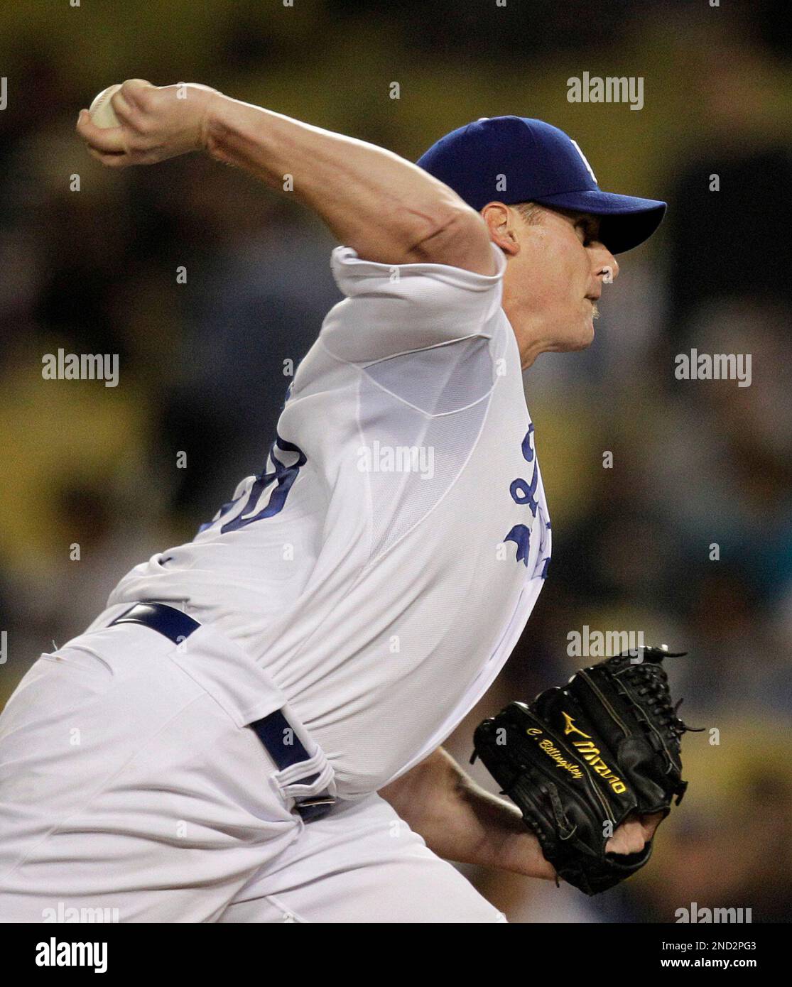 Los Angeles Dodgers starting pitcher Chad Billingsley throws against ...