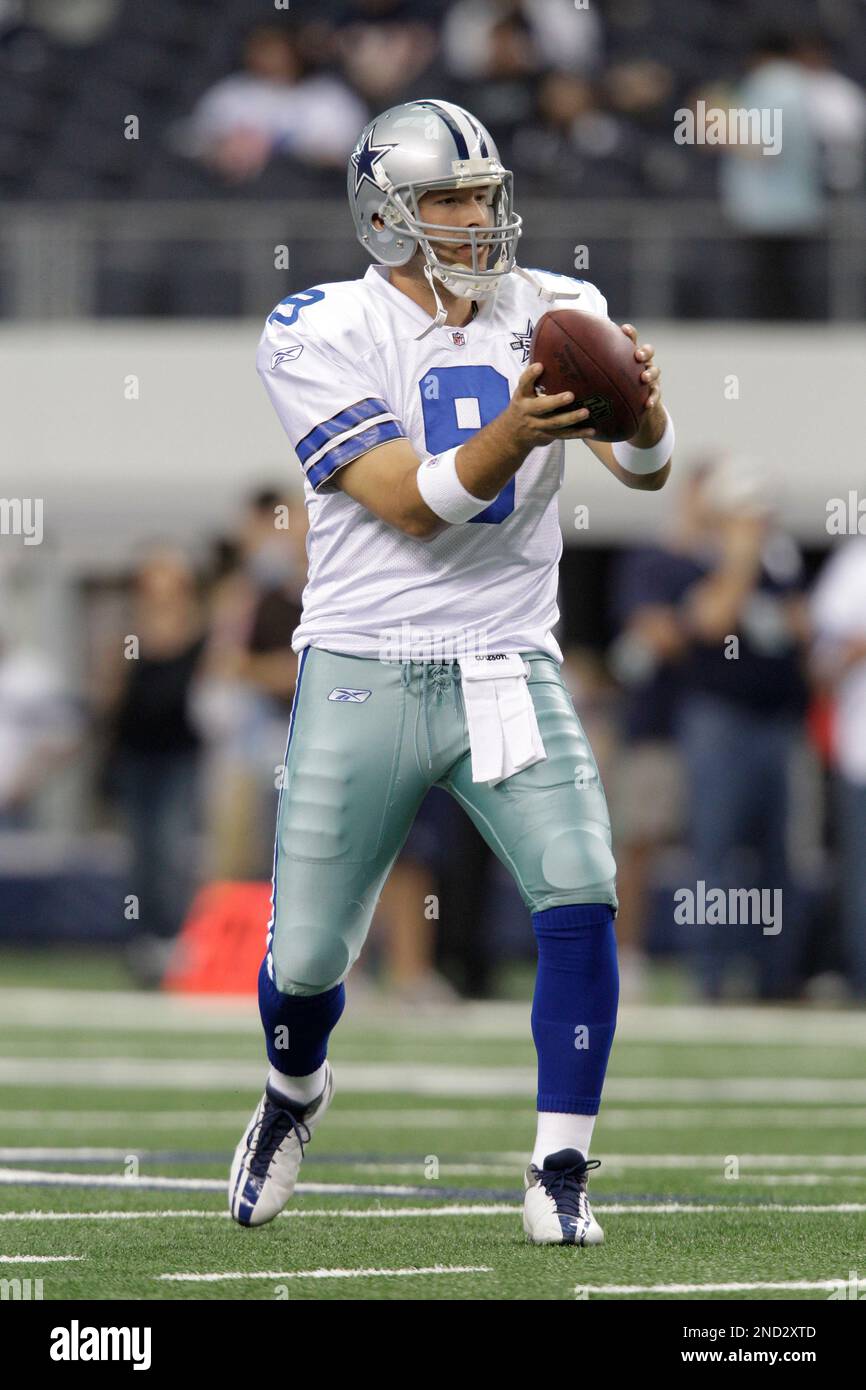 Dallas Cowboys quarterback Tony Romo (9) before an NFL football game ...