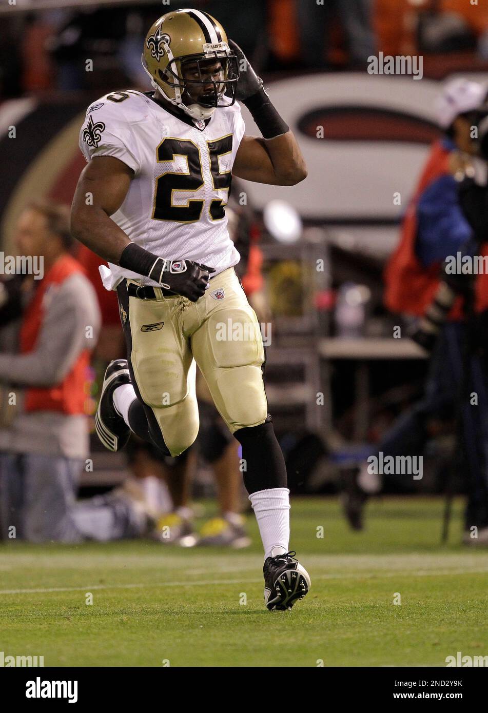 New Orleans Saints running back Reggie Bush (25) against the San ...