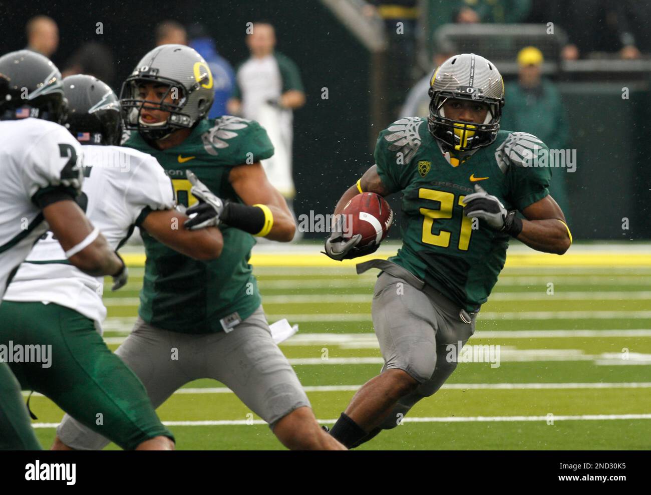 Oregon running back LaMichael James (21) is shown during the first half ...