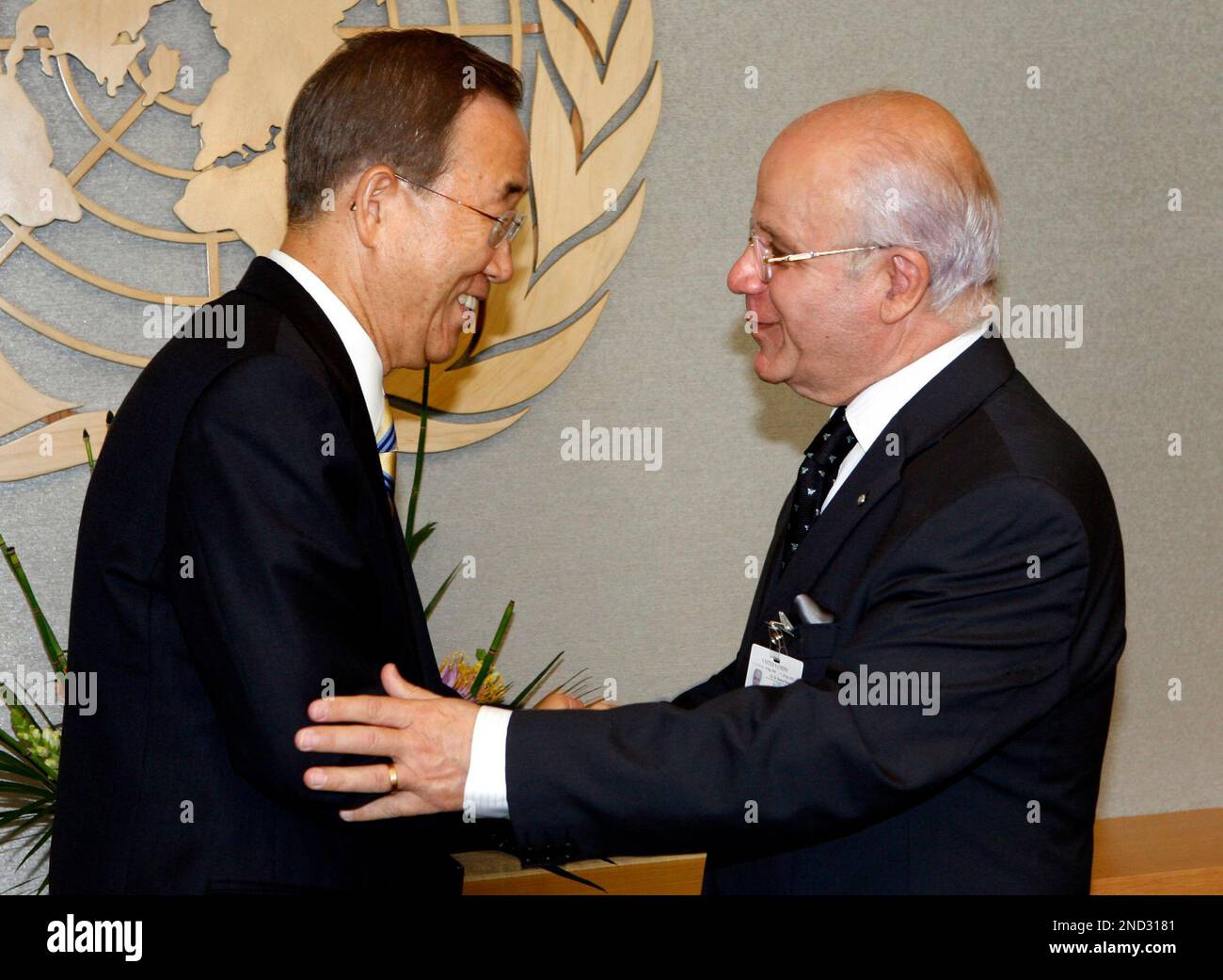 Ban Ki-moon, right, Secretary-General of United Nations, meets with ...