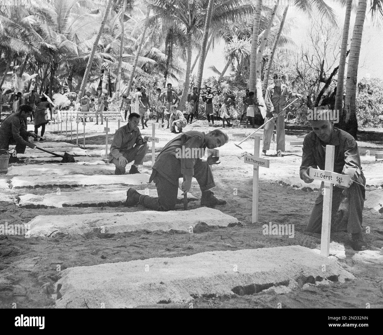 Building a cemetery at Tarawa, Gilbert Islands, Kiribati, 1944. (AP ...