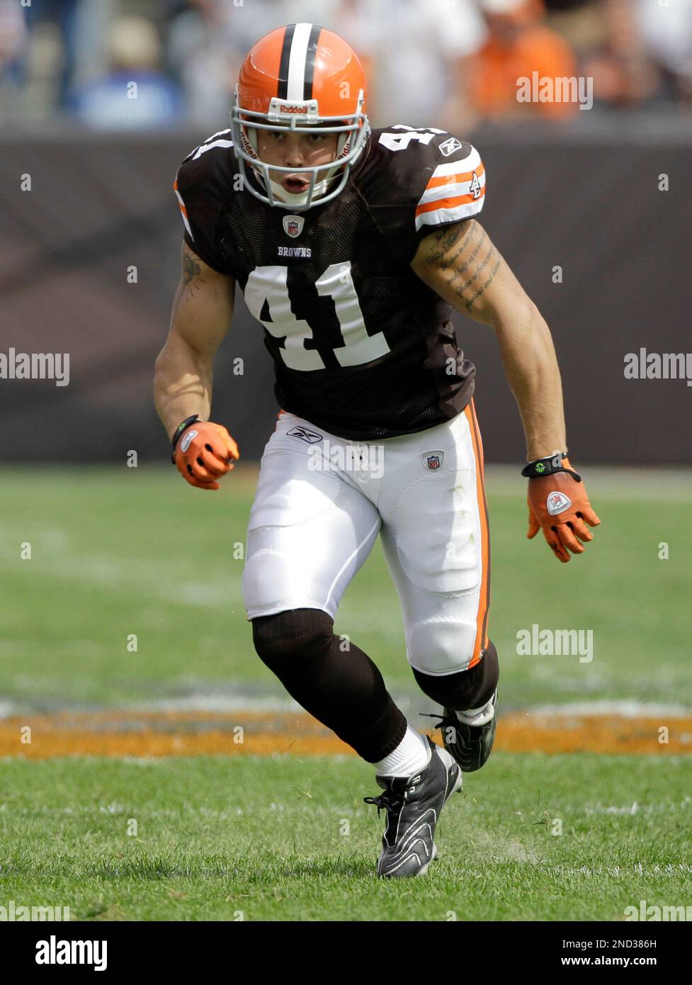 Cleveland Browns cornerback Raymond Ventrone (41) runs toward the ...