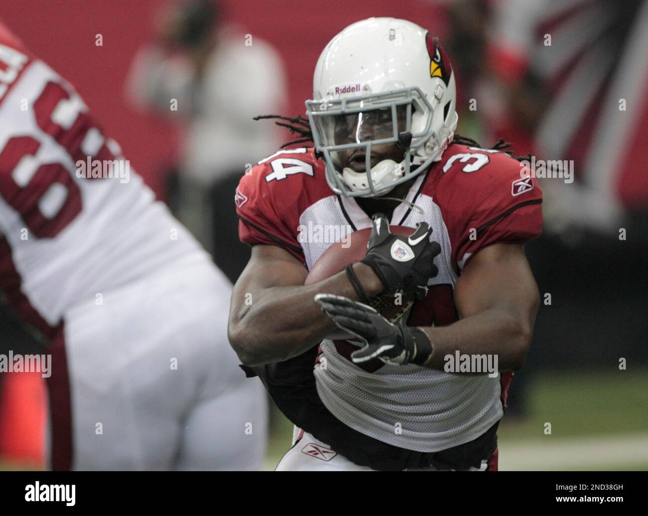 Arizona Cardinals running back Tim Hightower looks for running room ...