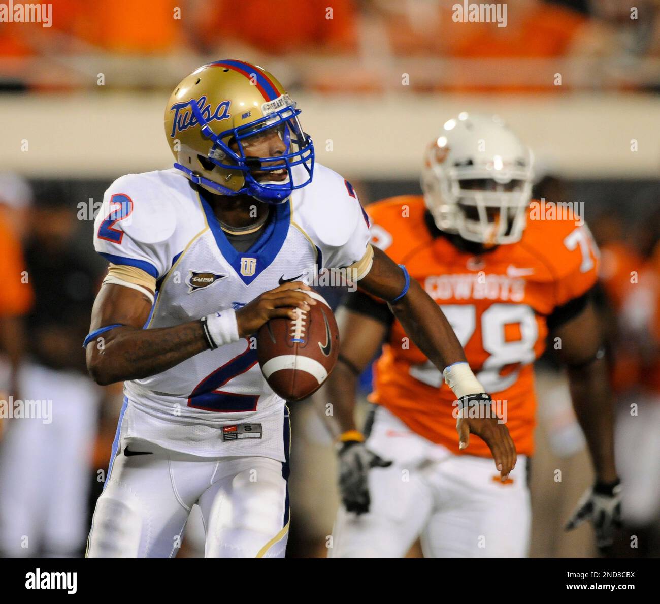 Tulsa quarterback Shavodrick Beaver (2) looks for an open receiver ...
