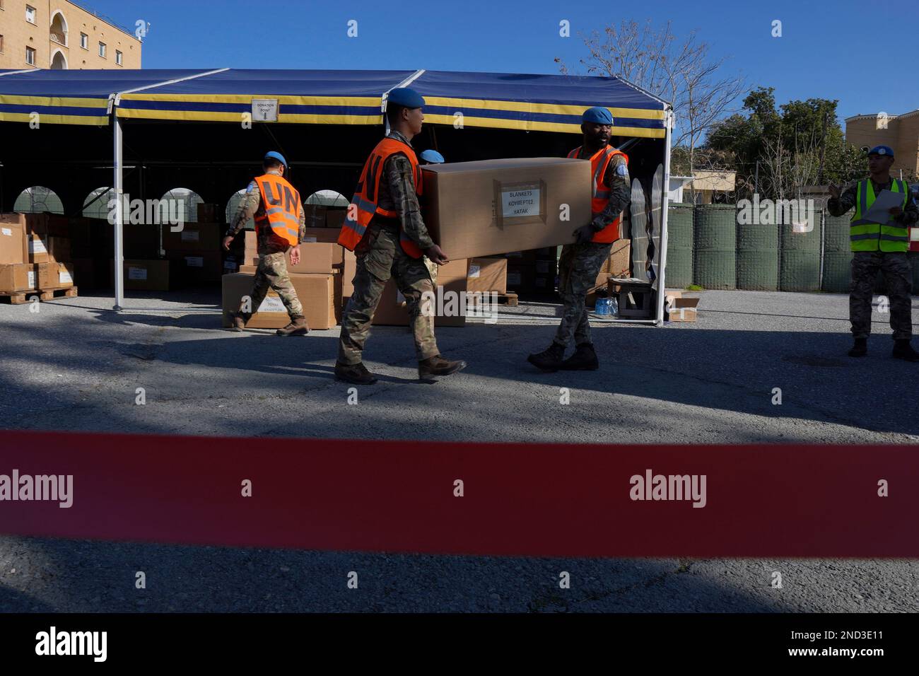 British soldiers serving with the United Nations Peacekeeping Force in ...