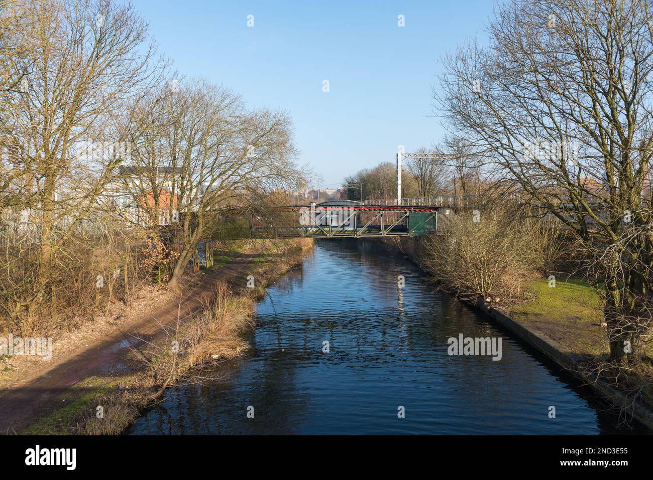 The Worcester and Birmingham canal in Selly Oak, Birmingham, UK Stock Photo - Alamy