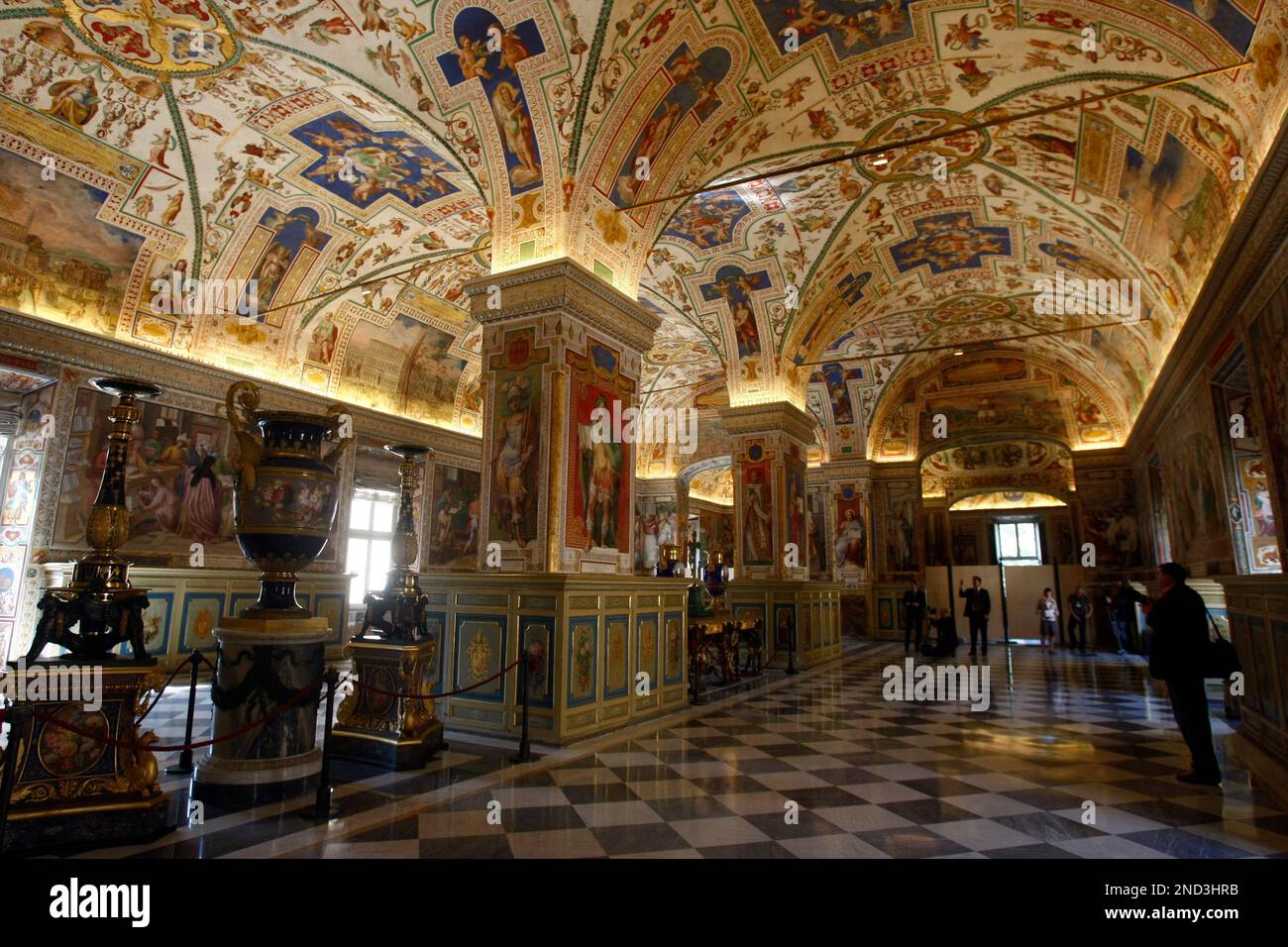 A view of the Sistine Hall, part of the Vatican Apostolic Library ...