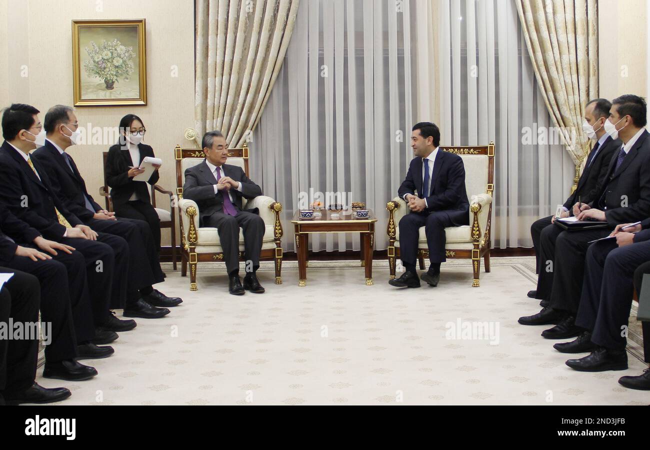 (230215) -- TASHKENT, Feb. 15, 2023 (Xinhua) -- Wang Yi (4th L), a member of the Political ...