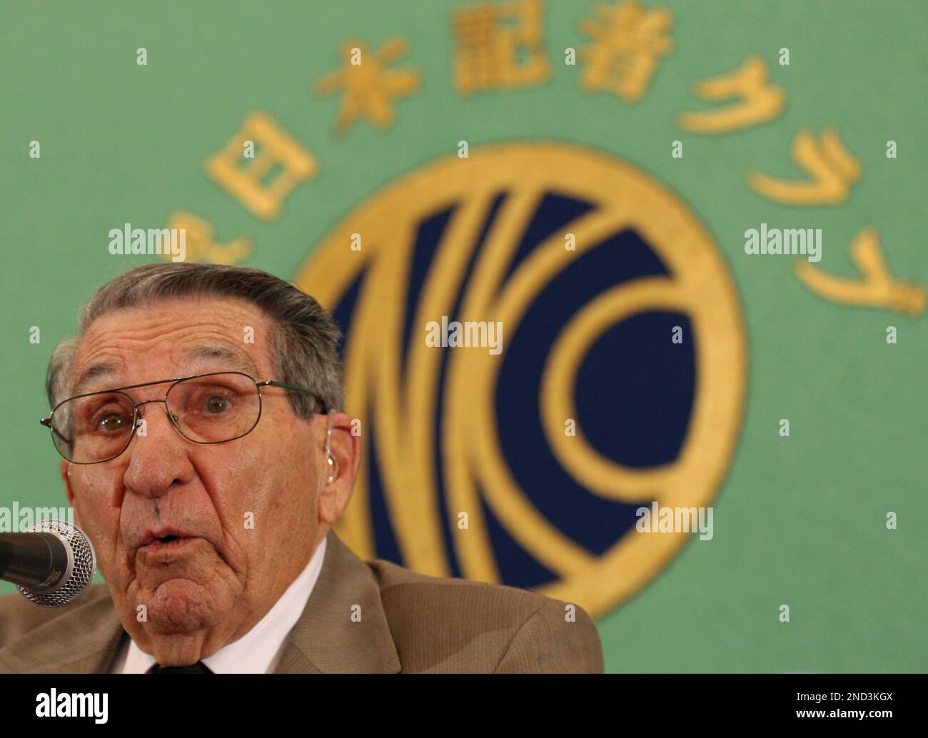 Former U.S. POW Lester Tenney from Carlsbad, Calif. speaks at Japan ...