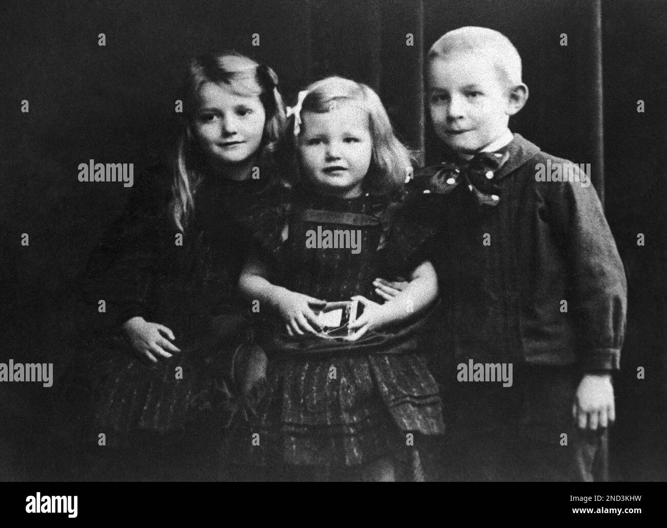 German author Erich Maria Remarque posing with his sisters, from left ...
