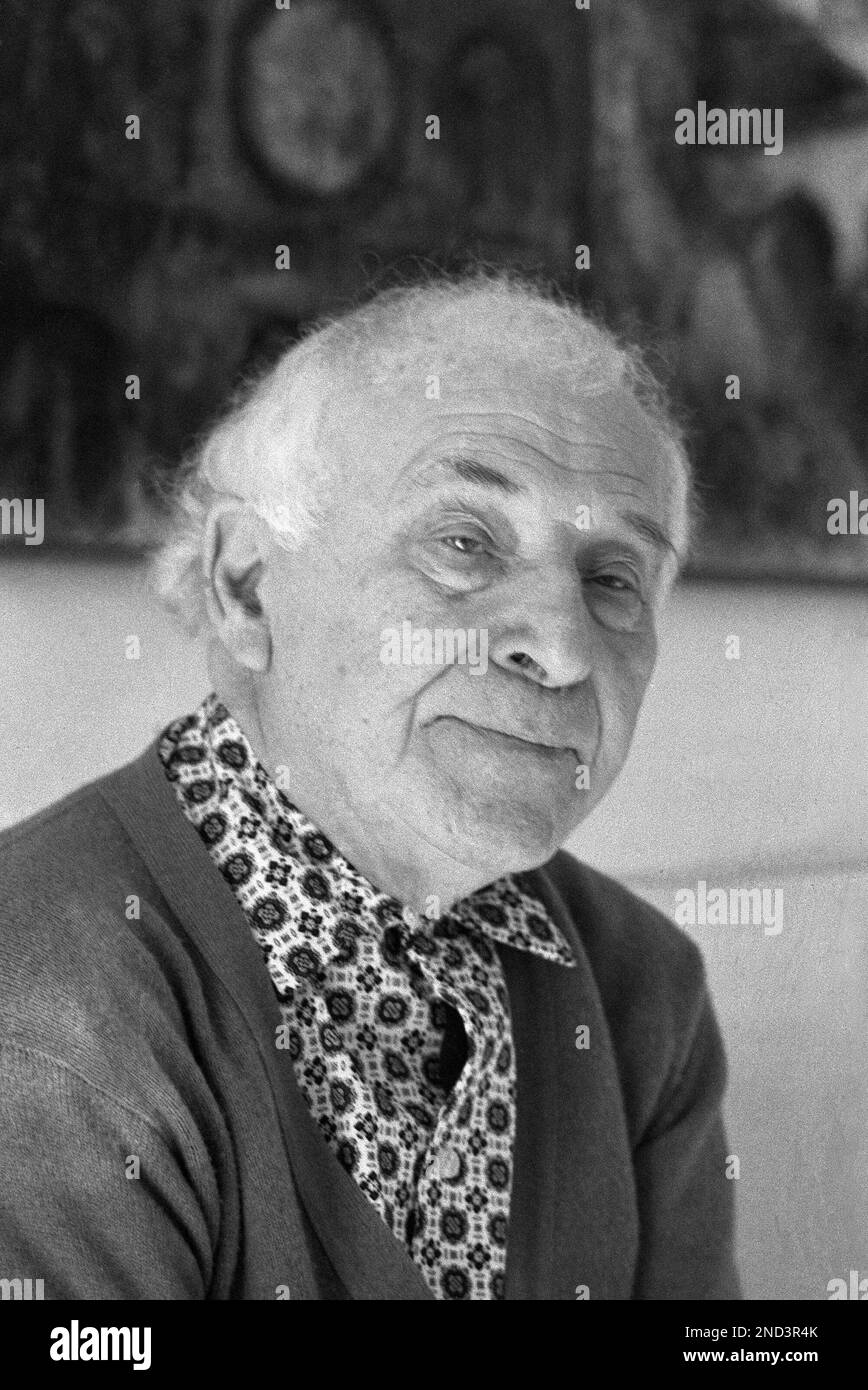 Charlie Chaplin at his press conference held at London’s Savoy Hotel on ...