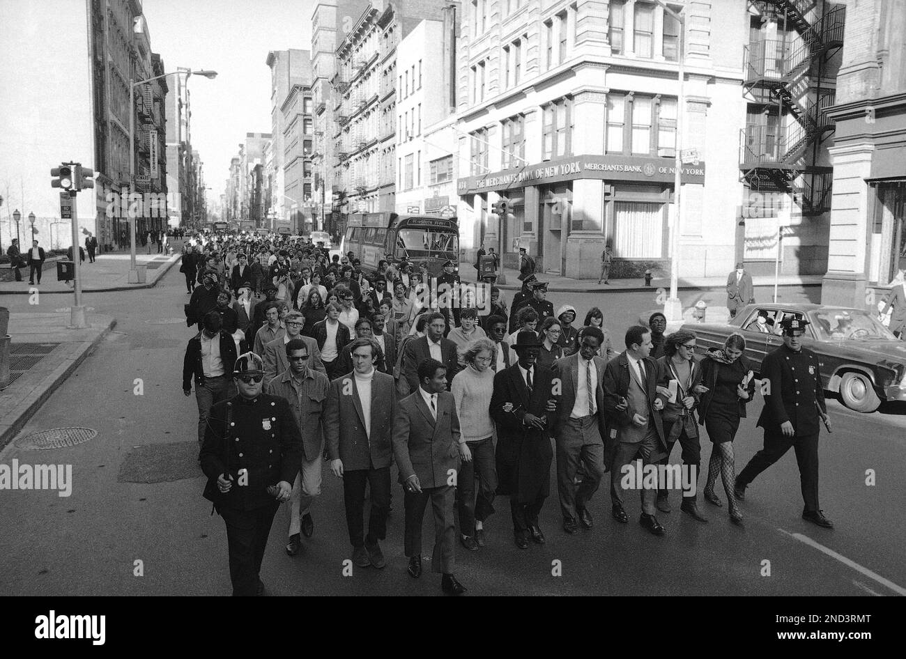 High school and college students march on lower Broadway toward City ...