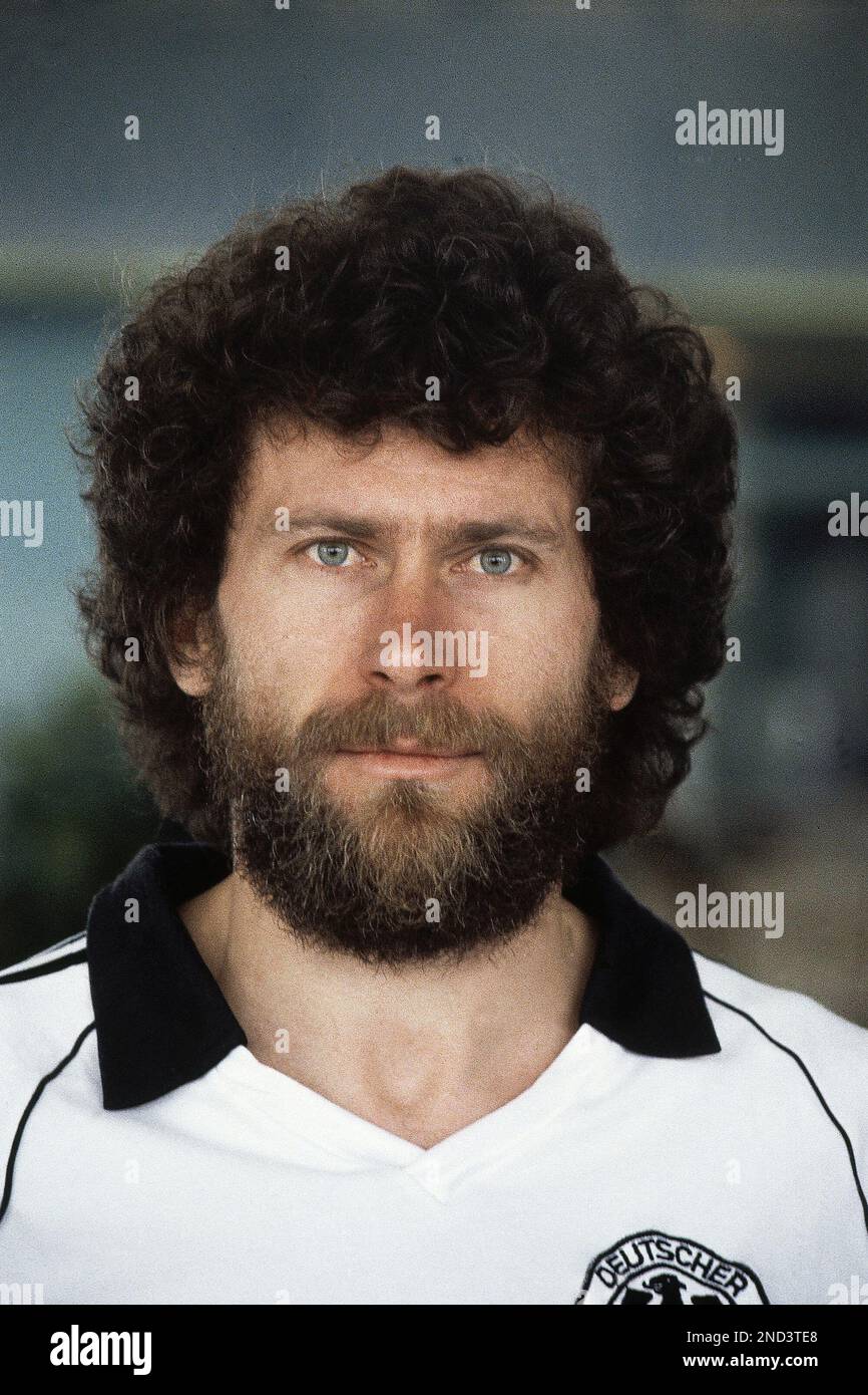 Standing looking at camera beard professional sportsperson hi-res stock ...